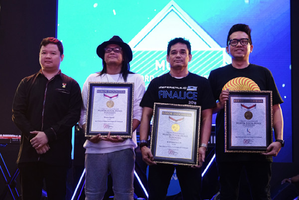 The Biggest Neon Rave Party at Mall with 99 All stars DJs | LAzone.id